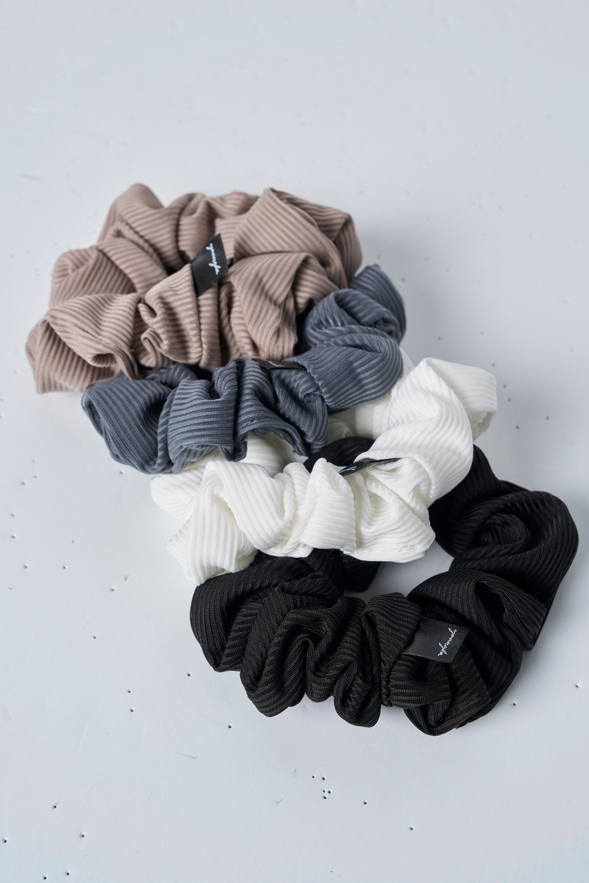 W625 Ribbed Scrunchie